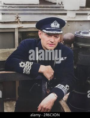 JACK HAWKINS, THE CRUEL SEA, 1953 Stock Photo - Alamy
