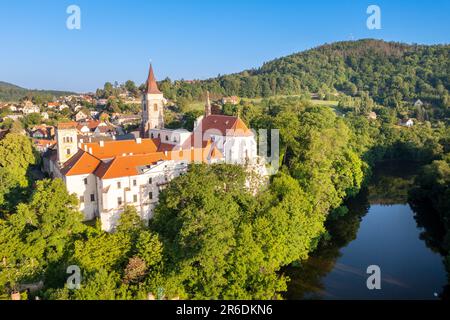 Sazavsky klaster z 1032 (nar. kulturni pamatka), Sazava, Posazavi ...