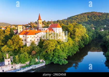 Sazavsky klaster z 1032 (nar. kulturni pamatka), Sazava, Posazavi ...