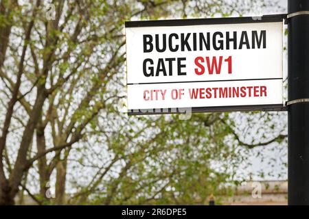 Street name of Buckingham Gate, London, SW1, England Stock Photo - Alamy