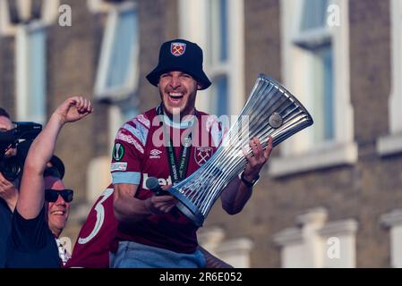 Declan Rice with trophy at West Ham Utd football team's open top bus ...
