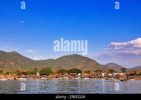 Leben am Malawi-See, Cape Mc Clear, Malawi Stock Photo - Alamy