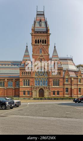 Memorial Hall honors Harvard men who died fighting for the Union in the ...