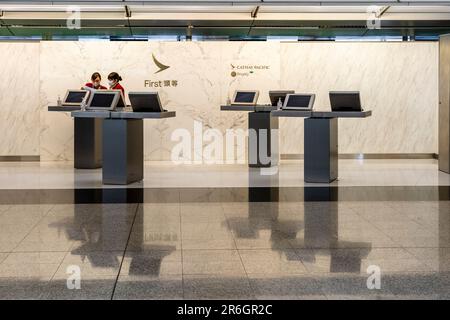 Cathay Pacific check in desks at Hong Kong International Airport (HKIA ...