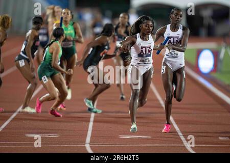 Handoff action in the women's 4X400 relay in women's semifinal action ...