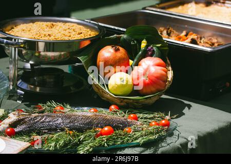 Food tray. Electric tabletop for heating foods according to water bath ...