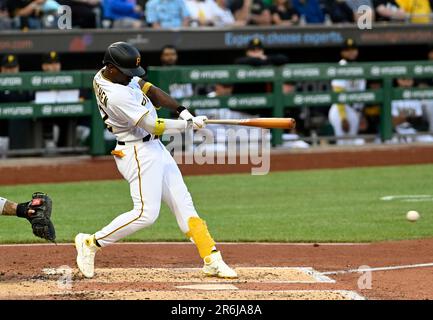 Pittsburgh Pirates designated hitter Andrew McCutchen (22) sacrifice ...