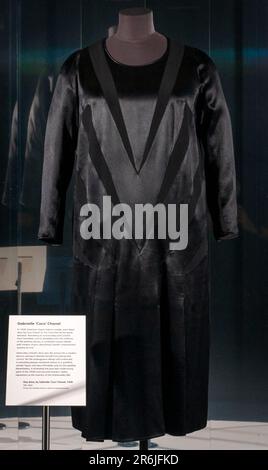 Textile Conservator Yufei Xiang at the National Museum of Scotland in ...