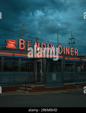 Bendix Diner vintage neon sign on a stormy night, Hasbrouck Heights ...