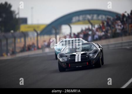 Chris Amon in a Bruce McLaren Motor Racing McLaren Elva Mark IIB ...