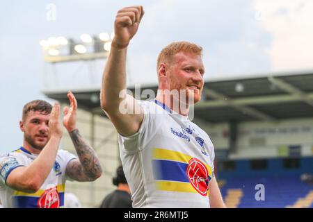Joe Bullock #15 of Warrington Wolves in action Stock Photo - Alamy