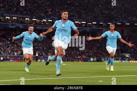 Manchester City's Rodri scoring the opening goal during the UEFA ...
