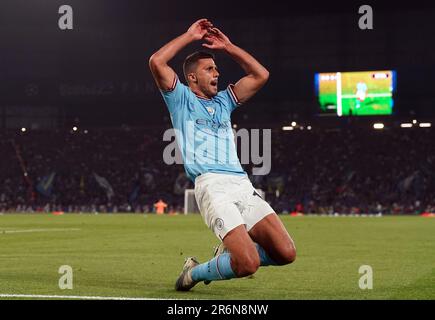 Manchester City's Rodri scoring the opening goal during the UEFA ...