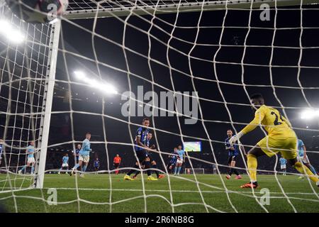Manchester City's Rodri scoring the opening goal during the UEFA ...