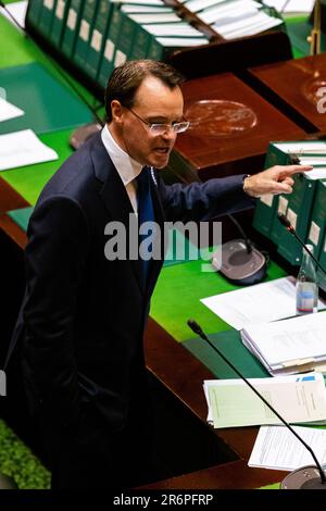 Victorian Opposition Leader Michael O'Brien speaks during question time ...