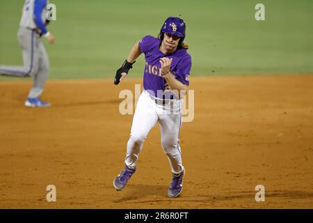 LSU outfielder Paxton Kling (28) warms up before an NCAA college ...