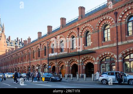 St Pancras International Entrance on Pancras Rd and Station Clock at ...