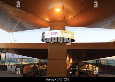 The Luton DART - Direct Air-Rail Transit - a new airport rail link ...