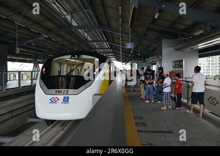 BANGKOK, THAILAND-JUNE 9, 2023: MRT yellow line elevated monorail of ...