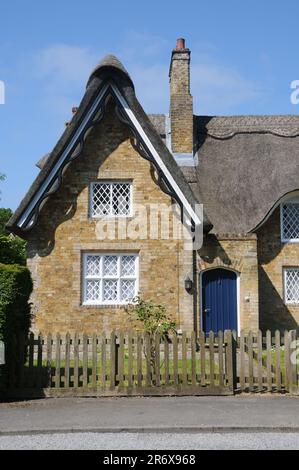 Thatched House, Bramfield, Hertfordshire Stock Photo - Alamy