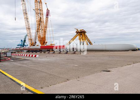 View of the float at the Provence Grand-Large floating offshore wind ...