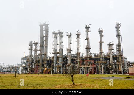 Rectification columns, gas separation unit at oil refinery ...