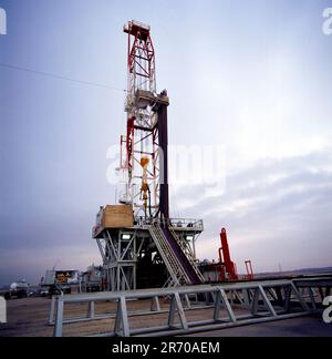 Magwa Field Kuwait Drilling For Oil Rig No 1 Stock Photo - Alamy
