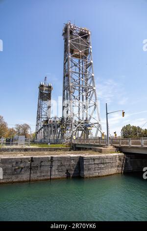 The Clarence Street Bridge also known as Bridge 21 is a vertical-lift ...