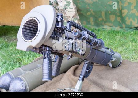 Shoulder-launched hand-held anti-tank missile launcher Stock Photo - Alamy