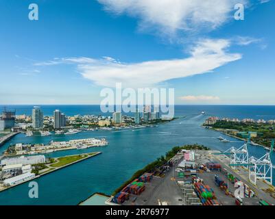 Aerial photo Miami Beach inlet between Haulover and Bal Harbour Stock ...
