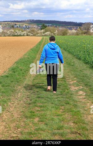 barefoot human, person without shoes and socks on their feet barefoot ...