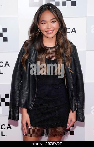 Mahina Napoleon attends the premiere of "The Walking Dead: Dead City ...