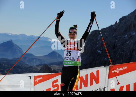 Tina Bachmann, Aktion, Jubel, Biathlon Stock Photo - Alamy