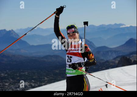 Tina Bachmann, Aktion, Jubel, Biathlon Stock Photo - Alamy