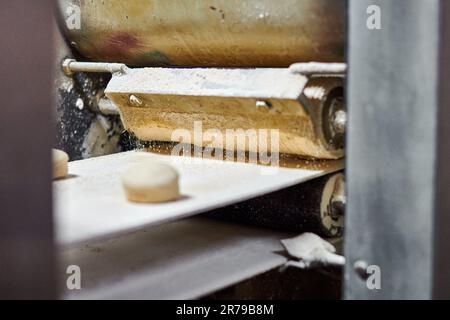Automatic roti making machine at Gurudwara Bangla Sahib temple ...