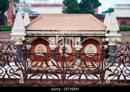 John Russell Colvin tomb in Agra Red Fort in Hall of Public Audience ...