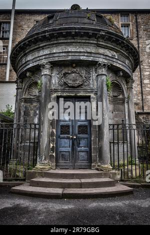 Mausoleum of Sir George “Bloody” Mackenzie in Greyfriars Kirkyard in ...