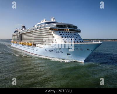 Royal Caribbean International Anthem of the Seas Quantum class cruise ...