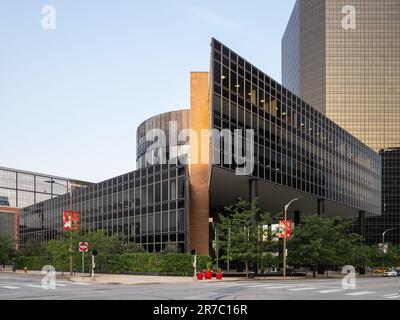 General American Life Building designed by Johnson/Burgee Stock Photo ...