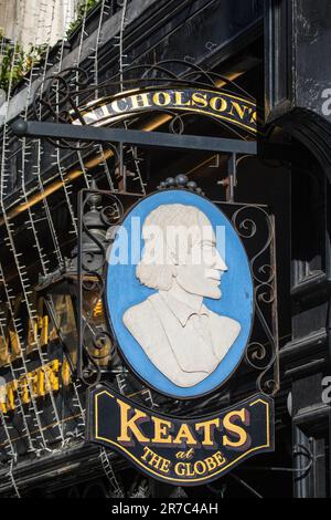 Exterior of the Globe pub in Moorgate London Stock Photo - Alamy