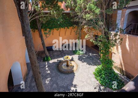 Court of the Grated Window (Patio de la Reja) at Nasrid Palaces of ...