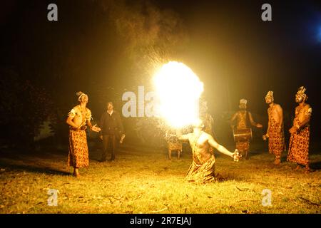 Members of the Sidi Dhamaal Sidi Goma - Saiyad Akbarmiya Gulamali ...