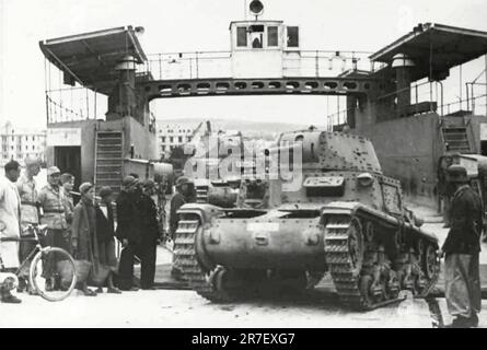 Italian Army, Fiat-Ansaldo M13/40 tank of World War II Stock Photo - Alamy