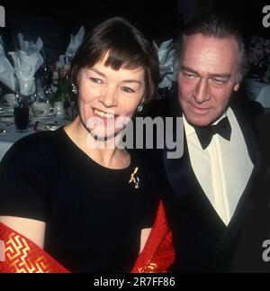 **FILE PHOTO** Glenda Jackson Has Passed Away. Warren Beatty and Glenda ...