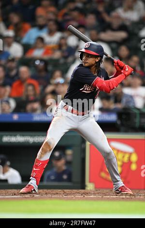Washington Nationals shortstop CJ Abrams (5) bats during a baseball ...