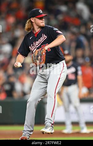 Washington Nationals relief pitcher Mason Thompson throws against the ...