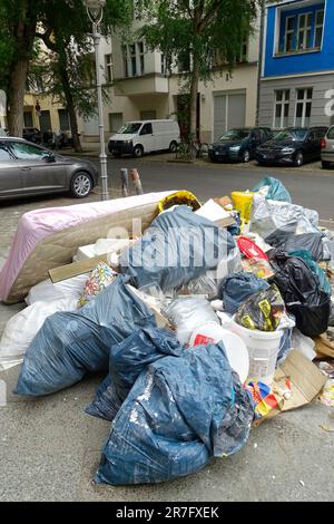 Street waste in Berlin Stock Photo - Alamy