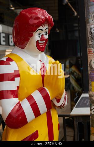 Life Size Ronald McDonald Statue in Indoor Setting, Los Angeles Stock Photo - Alamy
