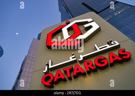 Qatar Gas,Qatargas,logo,company emblem. Established in 1984, Qatargas ...
