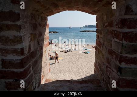 Beachgoers enjoy the coastline in southern France Stock Photo - Alamy